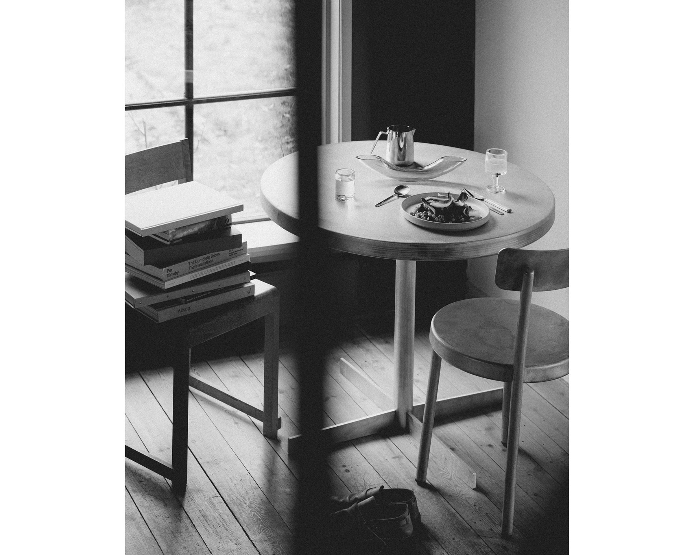 Tasca Table | Small – FRAMA