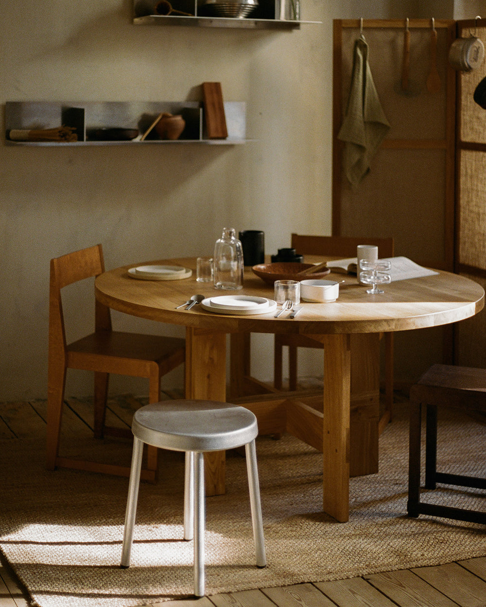 Tasca Stool - Aluminum Unique Seating Solution | FRAMA