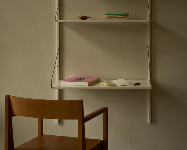 Library Desk Shelf | Warm White Steel | D40 / W80 – FRAMA