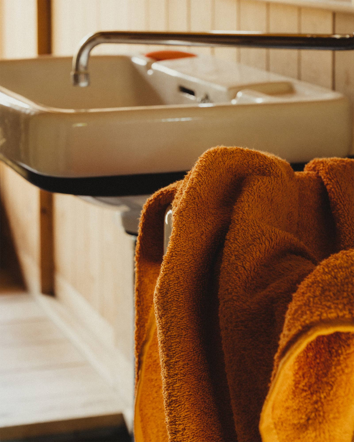 Heavy Towel | Burnt Orange | Hand Towel – FRAMA